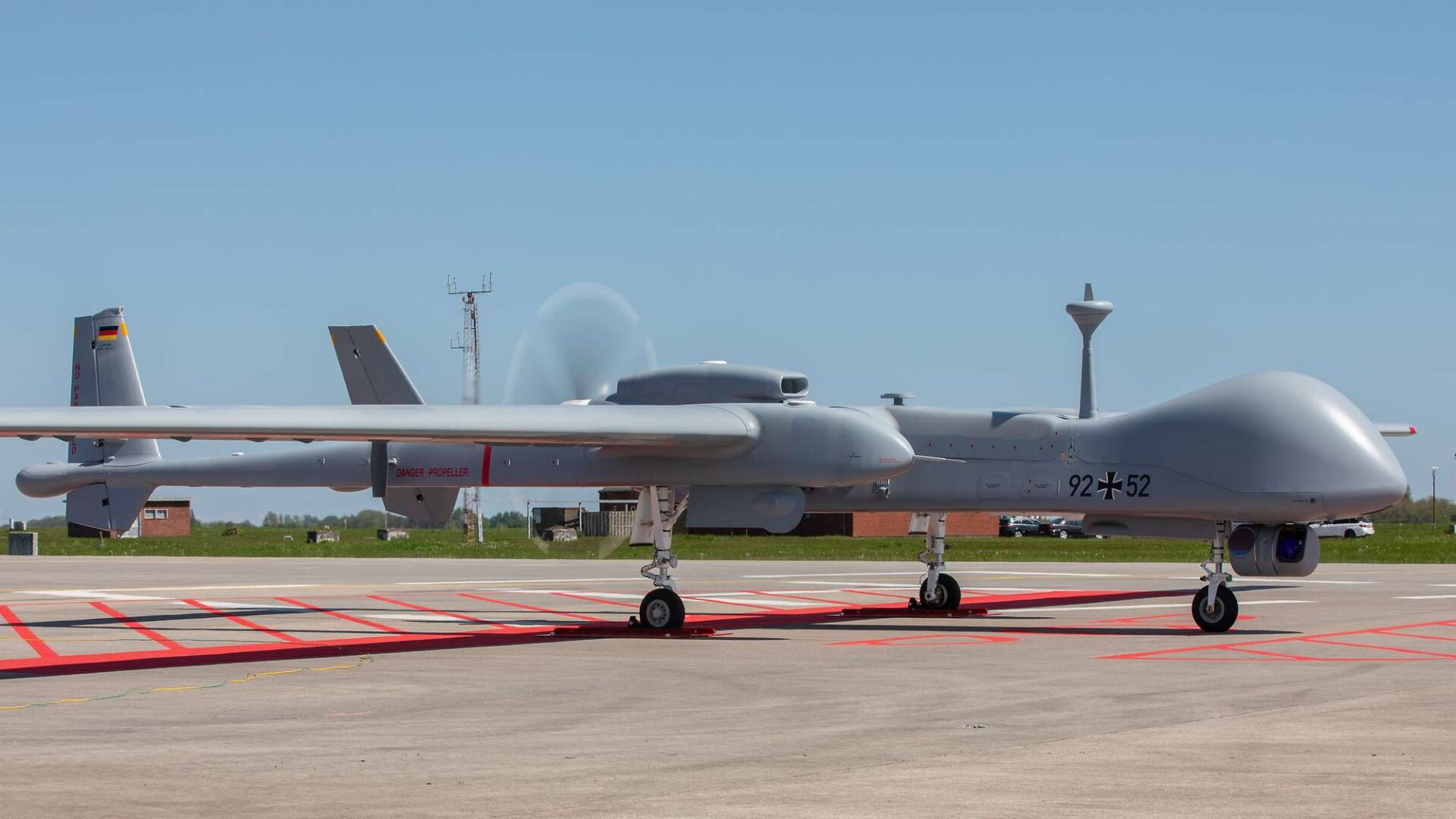 Luftwaffe beschafft drei weitere Drohnen des Typs German Heron TP
