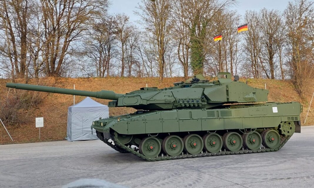 Rollout des ersten Kampfpanzer Leopard 2 A8 für die Bundeswehr